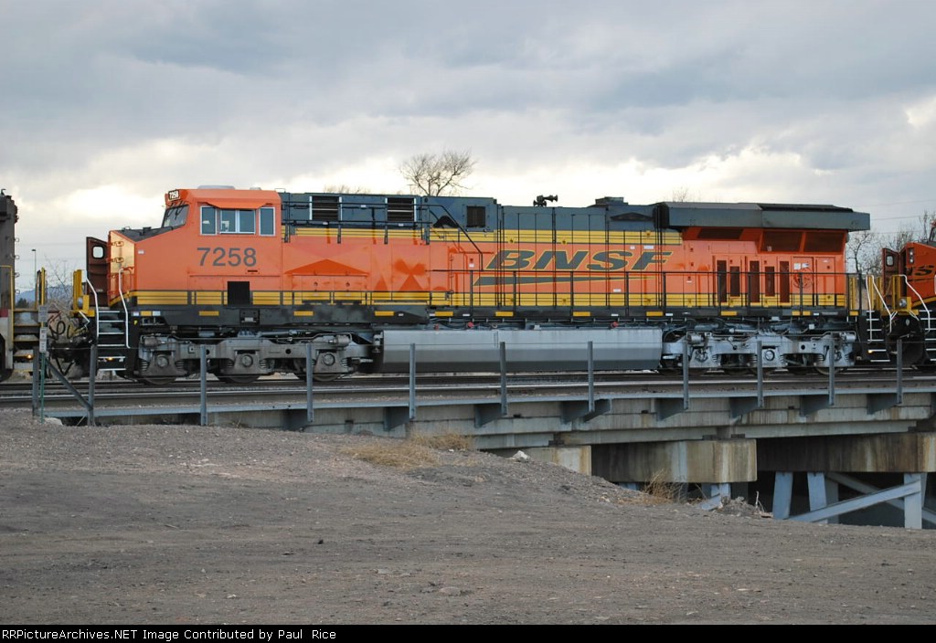 BNSF 7258